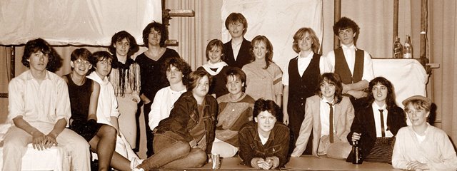 Maart 1985: DANSHAPPENING en TONEEL in RNS-KA Blankenberge…We lazen het ...