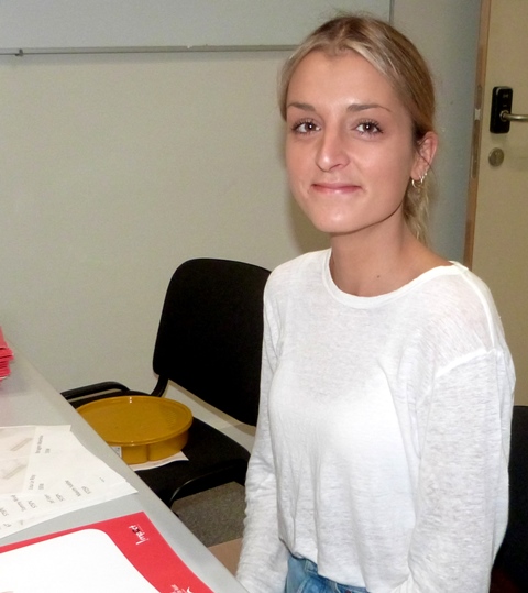 Amy Ballegeer, oud-lle 2015, nu parttimesecretariaatsmedewerkster in ...