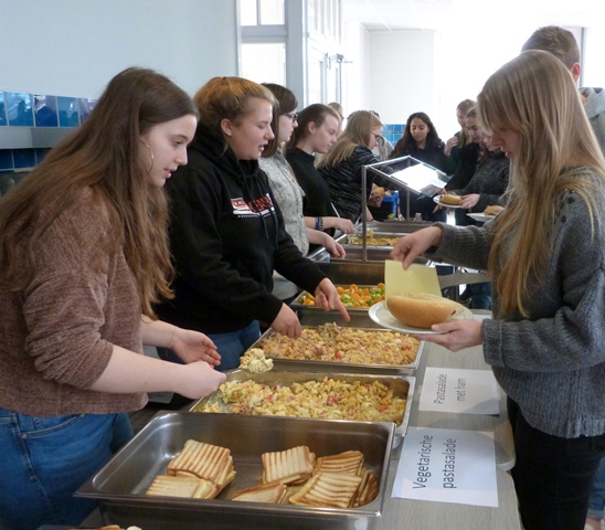 DUNCH en DUNCHEN…restaurants om 20u. dicht in Nederland…verla(a)t(e ...