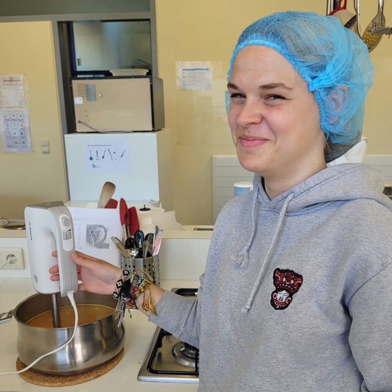 De leerlingen 2de lj. d’Oefenschool (juf Inge Wille) leerden over fruit ...