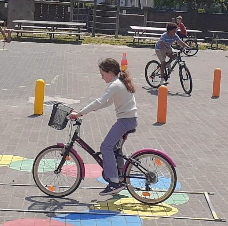 D’Oefenschool: vorige week konden de lln. uit alle klassen van lager en ...